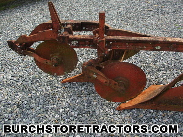Model 1-F296, 1 Point Fast Hitch 2 Bottom Moldboard Plow with Coulters ...