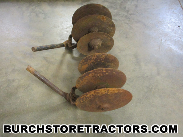 Pair of Rolling Disc Cultivators for Farmall 140, 130, Super A, 100 an ...
