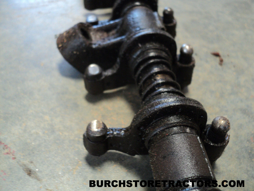 Engine Rocker Arm Assembly for Farmall 140, 130, Super A, 100, Super C ...
